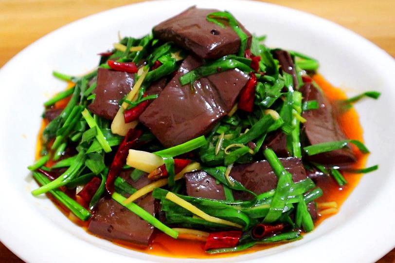Stir-fried pig blood is not difficult, learn this trick, stir-fry fresh ...
