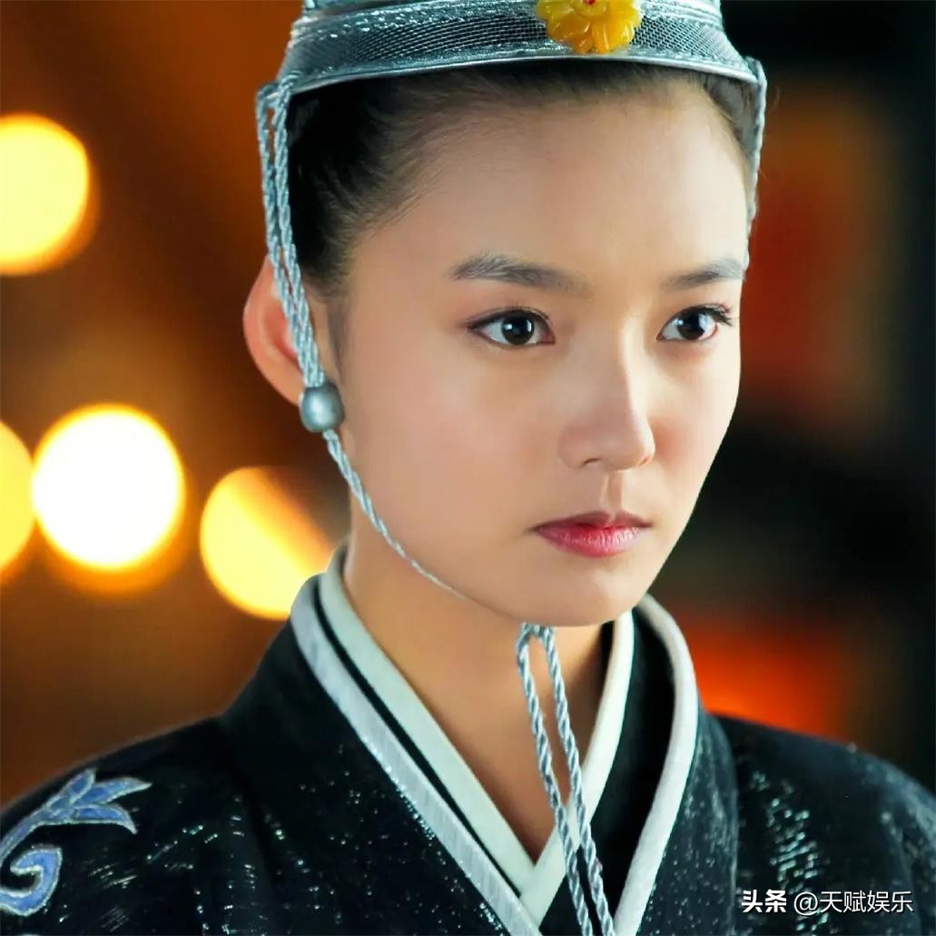 Look at the photo of film and television actress Lin Yuan in the 38 ...