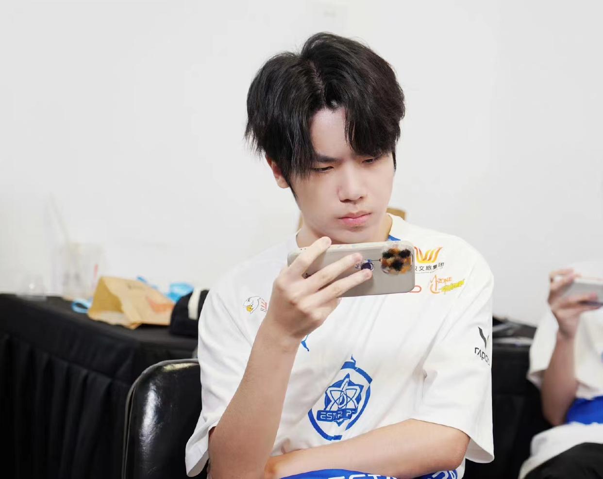 eStar3-0橫掃MTG，花海3連MVP！踏上S組末班車，eStar第2輪必沒落 - 資訊咖