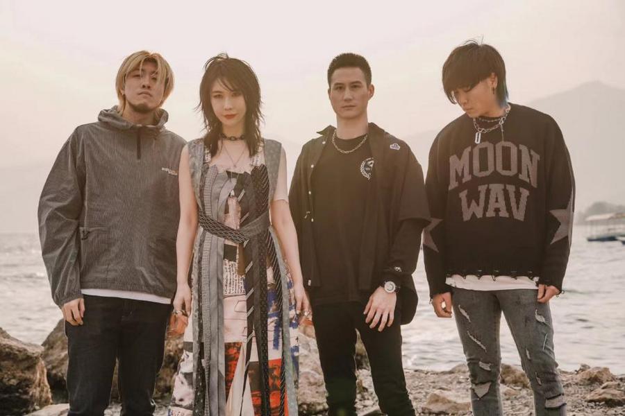 Shining Star Band sang Ocean Wind Leopard on behalf of C youth - iNEWS