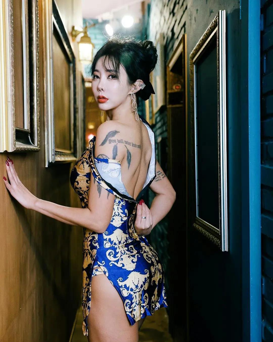 Bai Chenghui's cross-moon mix-and-match show - iNEWS