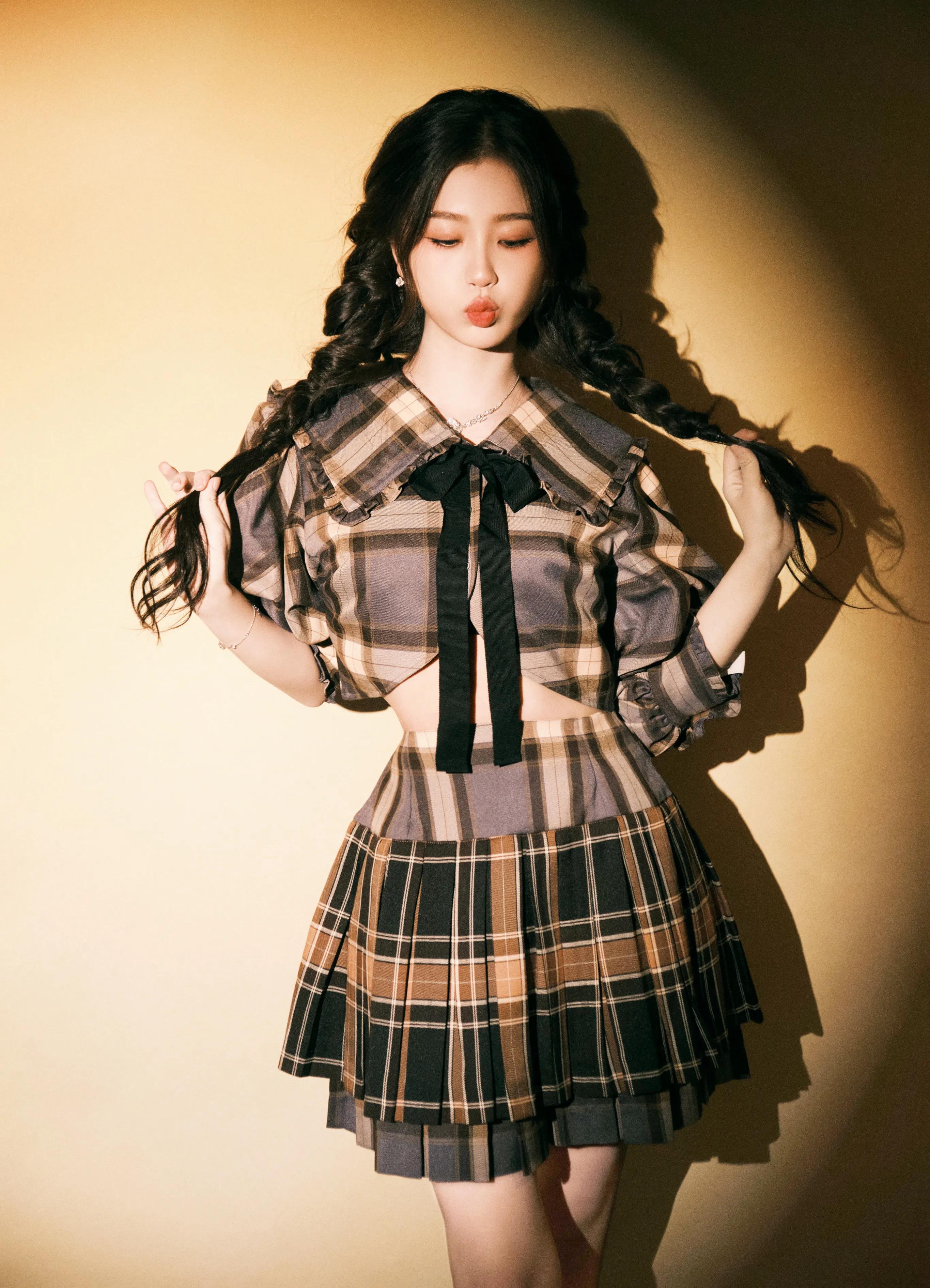 Yu Shuxin Sweet Suit 20220917 - iNEWS