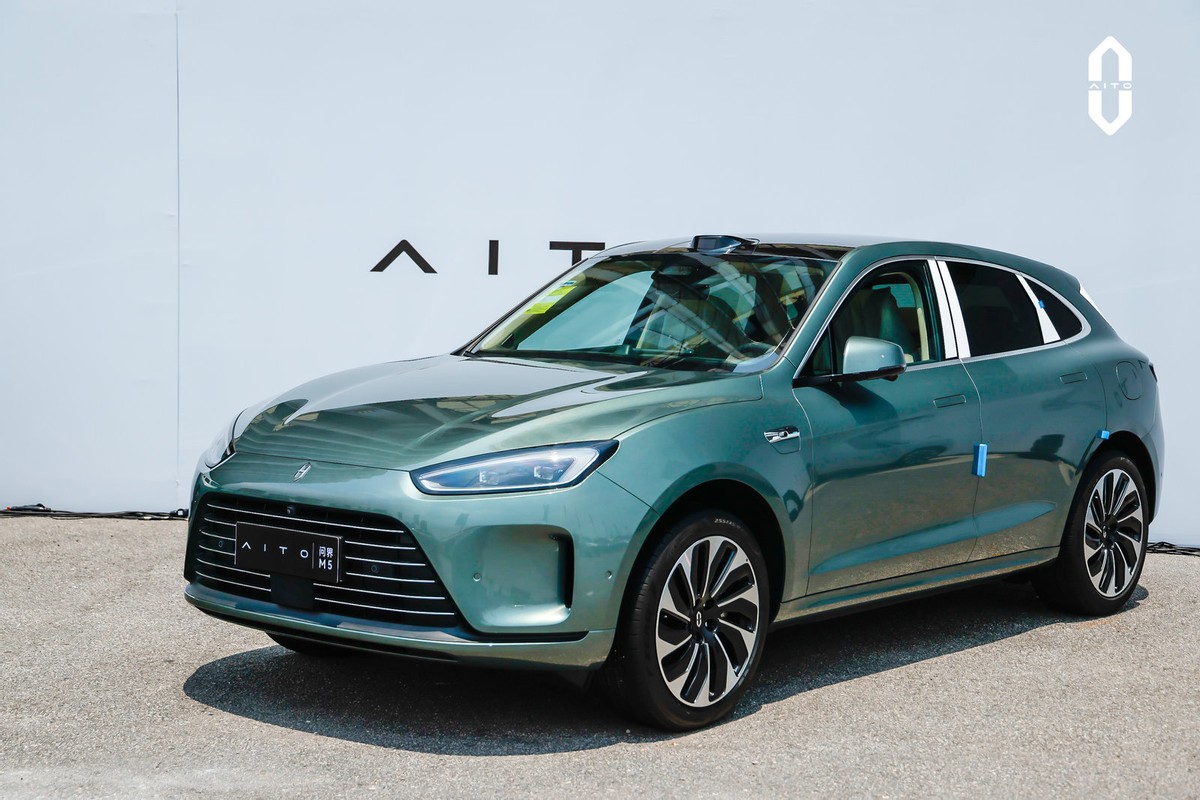 Senior car reviewer Nan Ge crazily called, asking Jie where the M5 ...