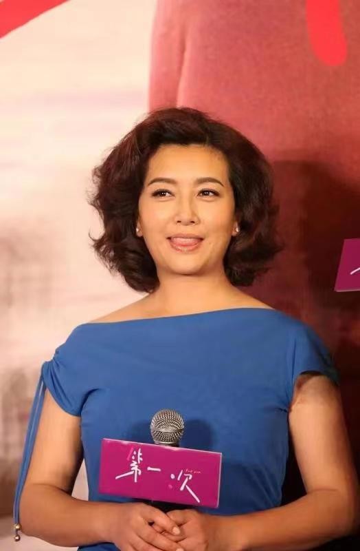 Unexpectedly, Yang Ying also looked old when she was in the same frame ...