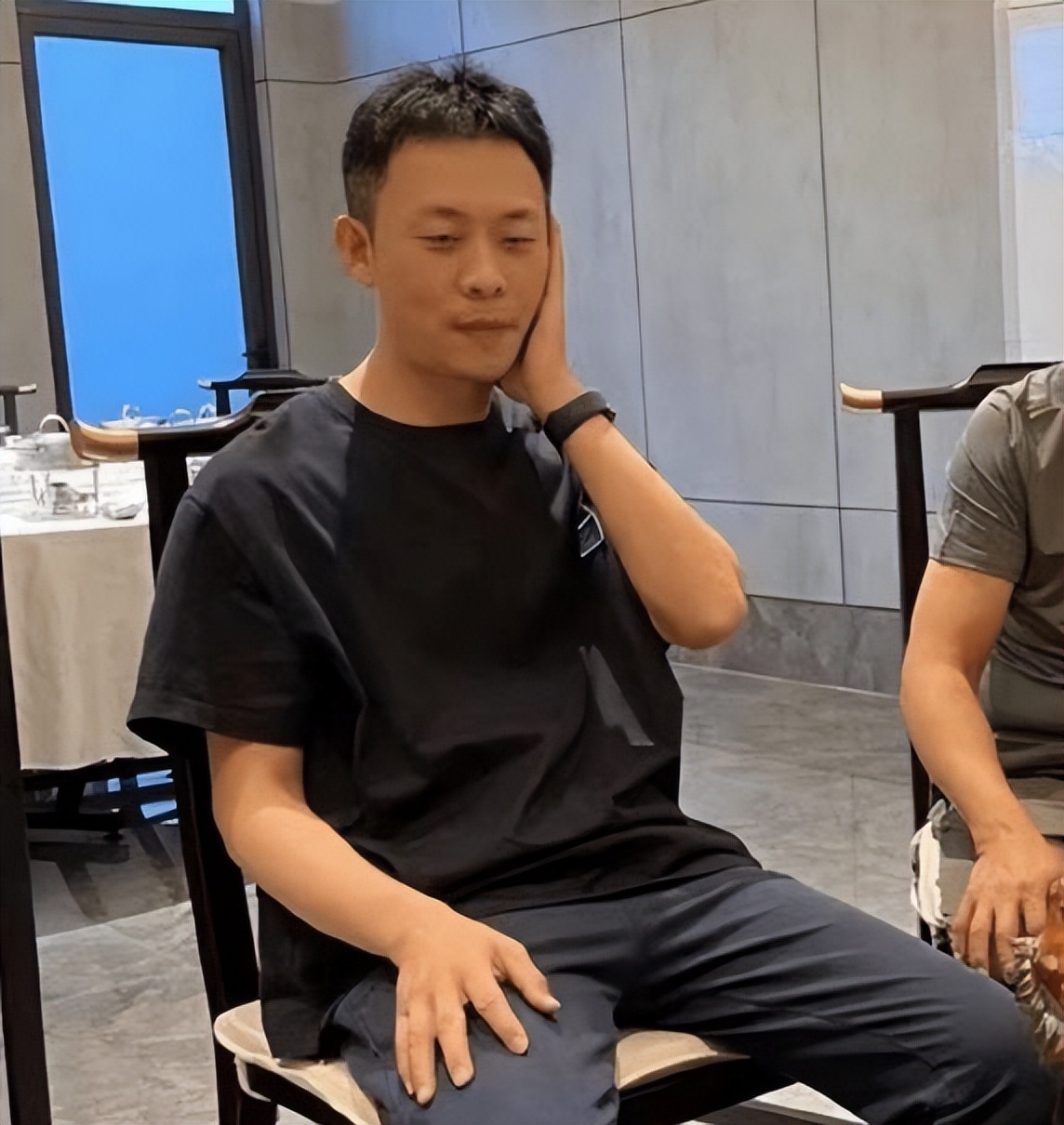After "The Knockout" became popular, Zhang Yi showed up for the first ...