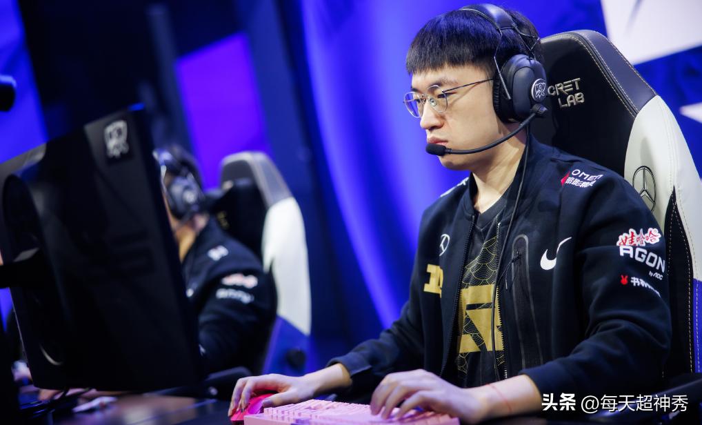 RNG lost to T1 and missed the semi-finals, Wei shed tears on the field, Xiaohu personally ...