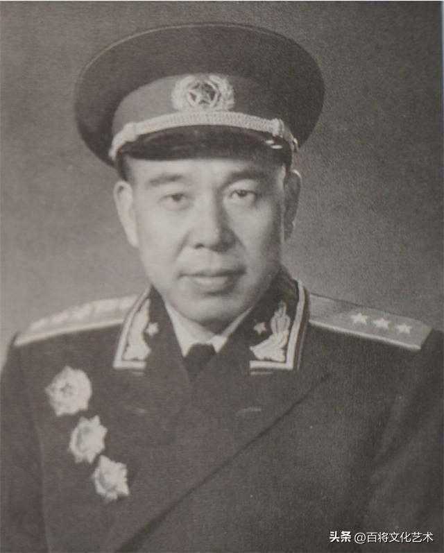 "Hundred Generals Culture" After Deng Hua returned to the army in 1977 ...
