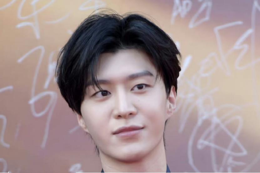 The male star under the face-to-face picture, with a swollen face and ...