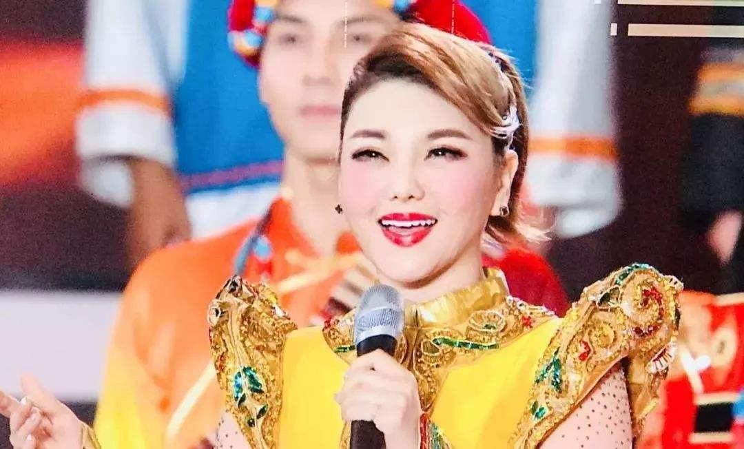 Ulan Tuya, the Flower of Mongolia: Singing out of the grassland, you ...