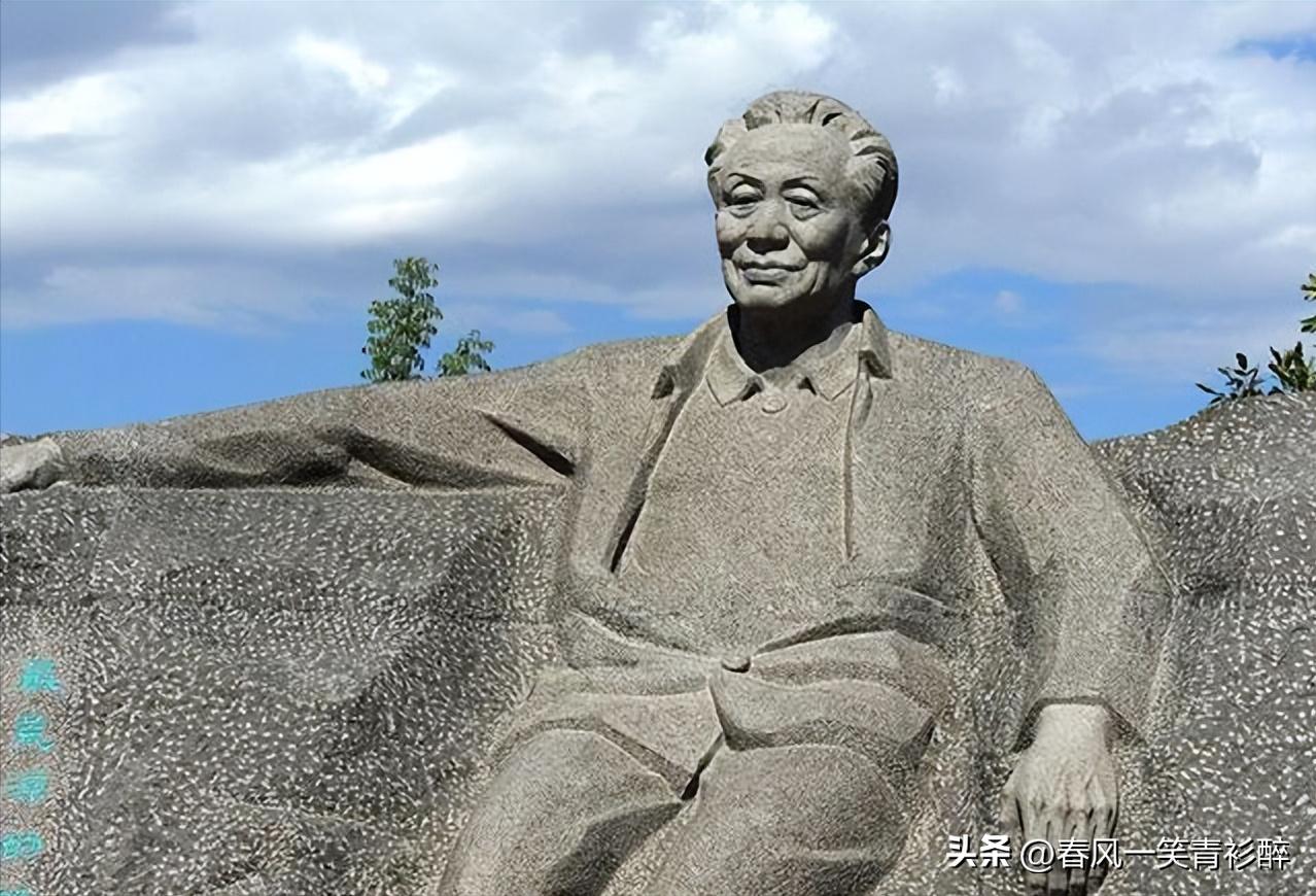 Modern Poet Ai Qing: In order to pursue her student, she would kneel ...