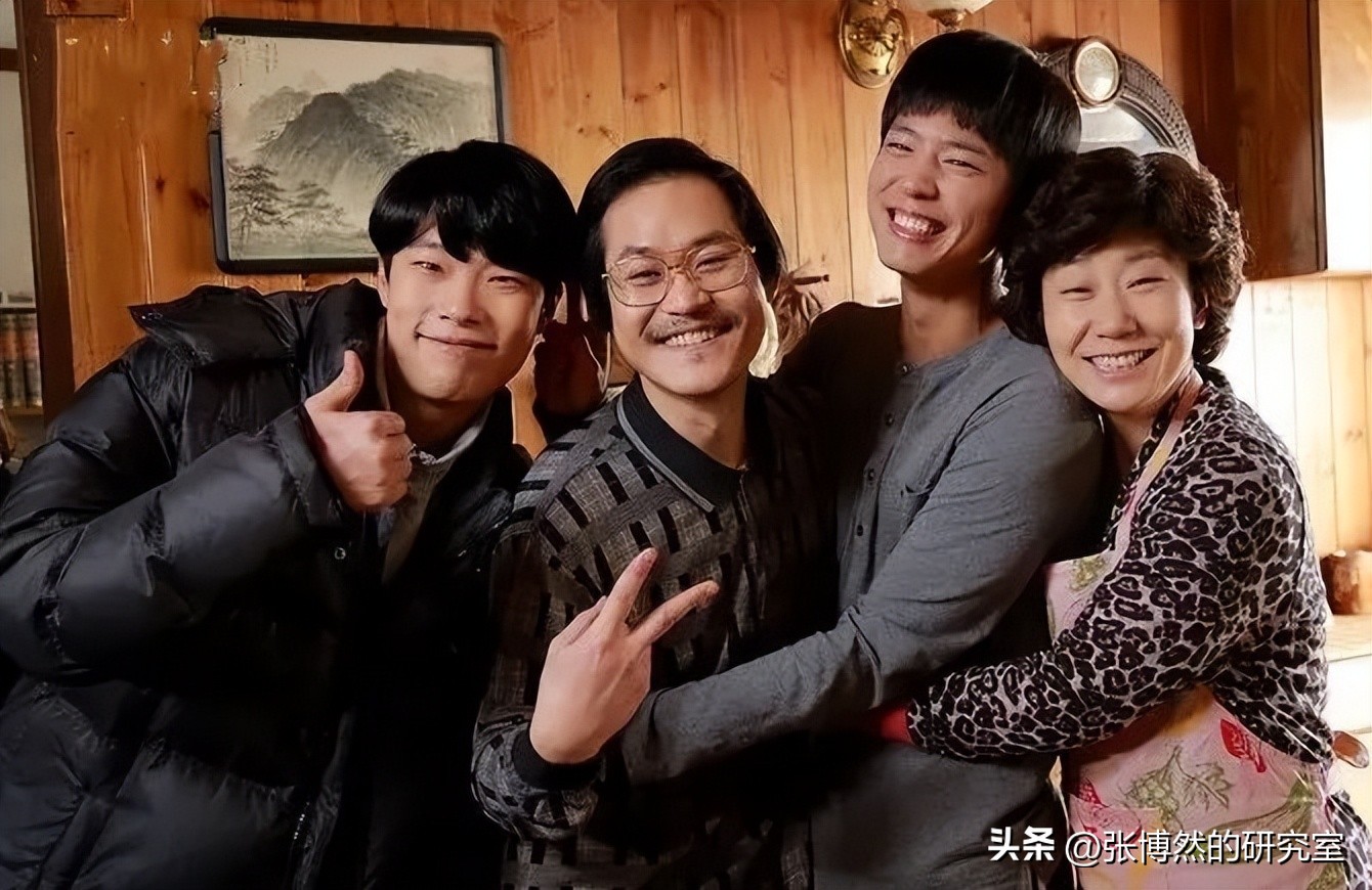 "Please Reply 1998": Emotional Resonance and Time Memory in Korean ...