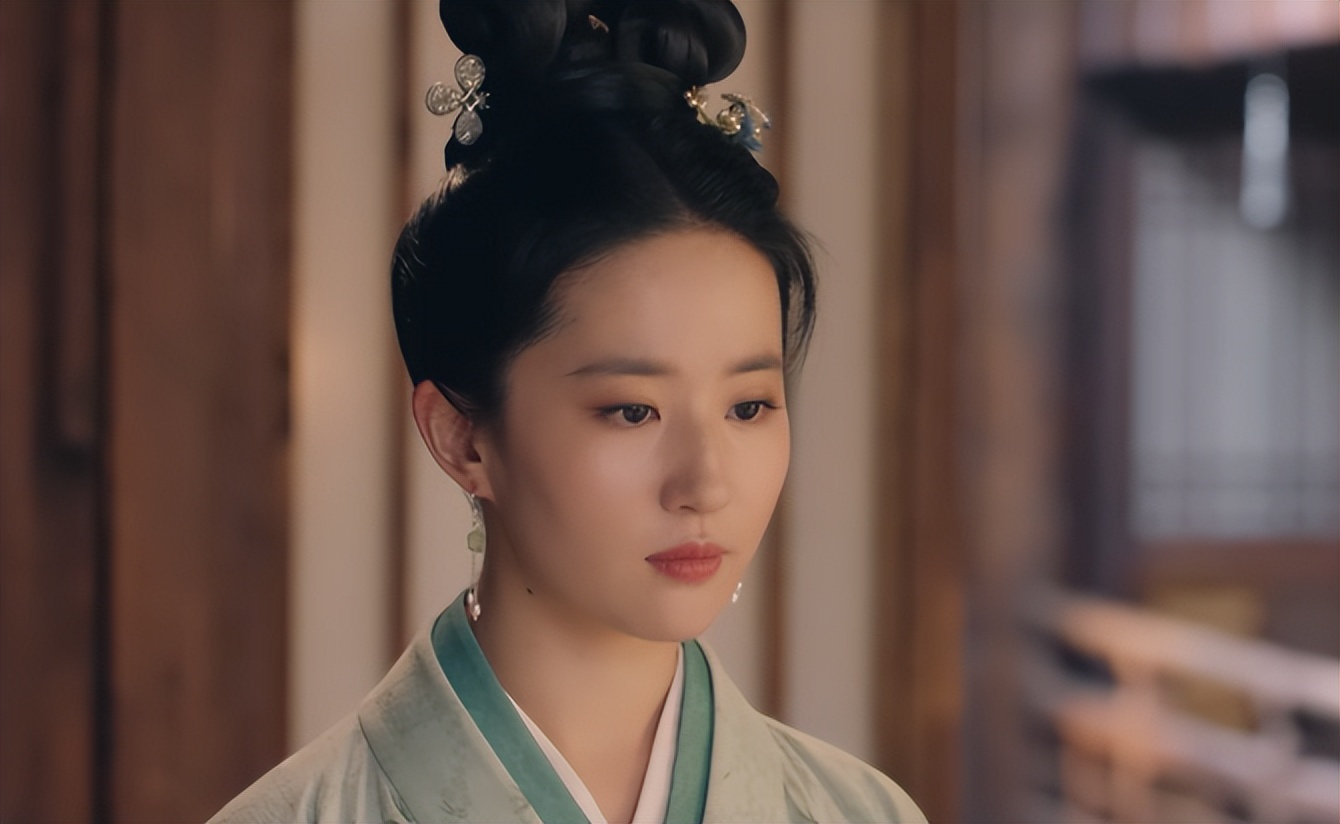 The same person, after performing "Meng Hualu" and then "Canglan Jue ...