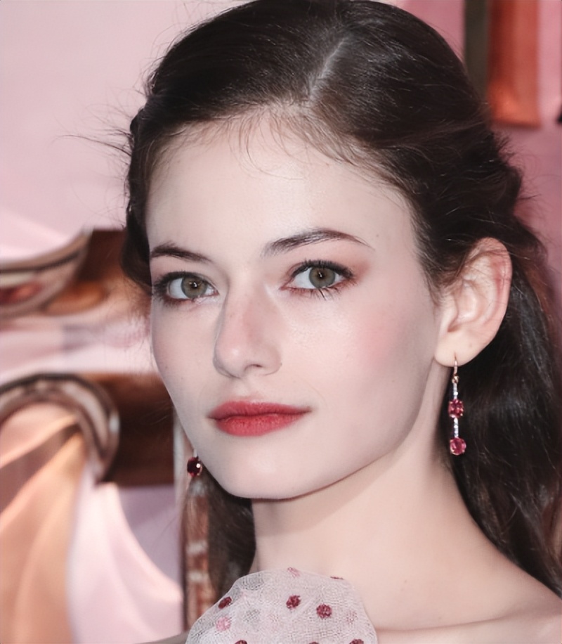 Mackenzie Foy: Sunny Positive Image, Sunny Young Actor - iMedia