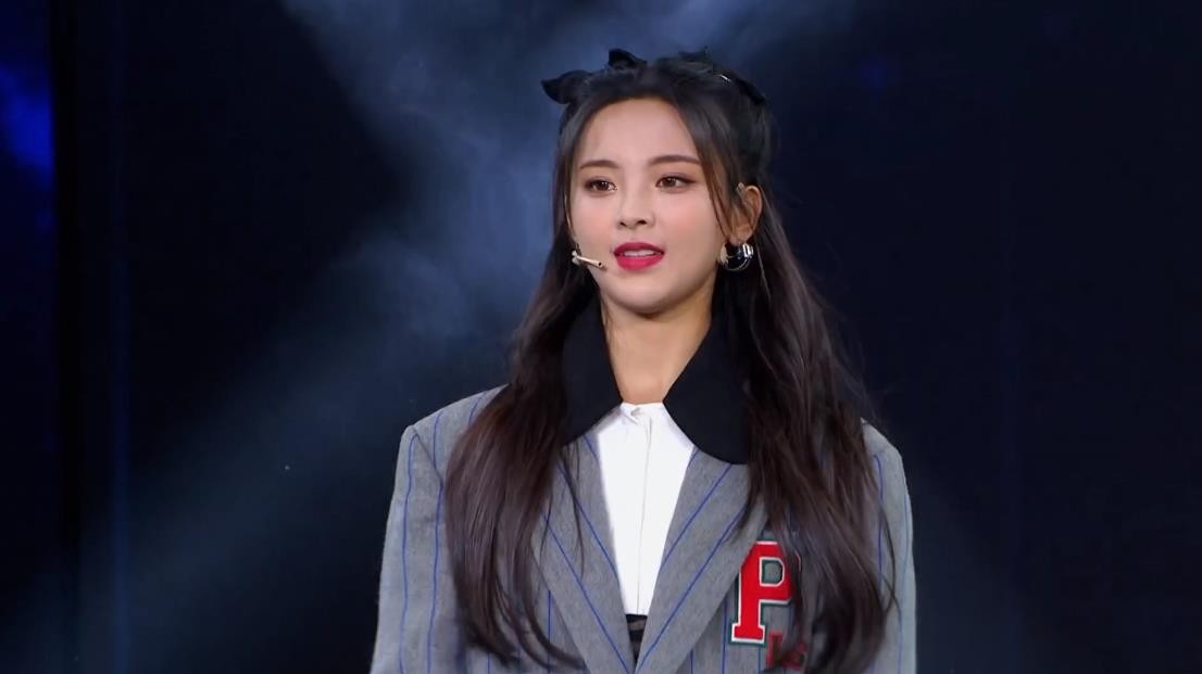 Yang Chaoyue wears a suit and is praised for his aura, Ling'er is not ...