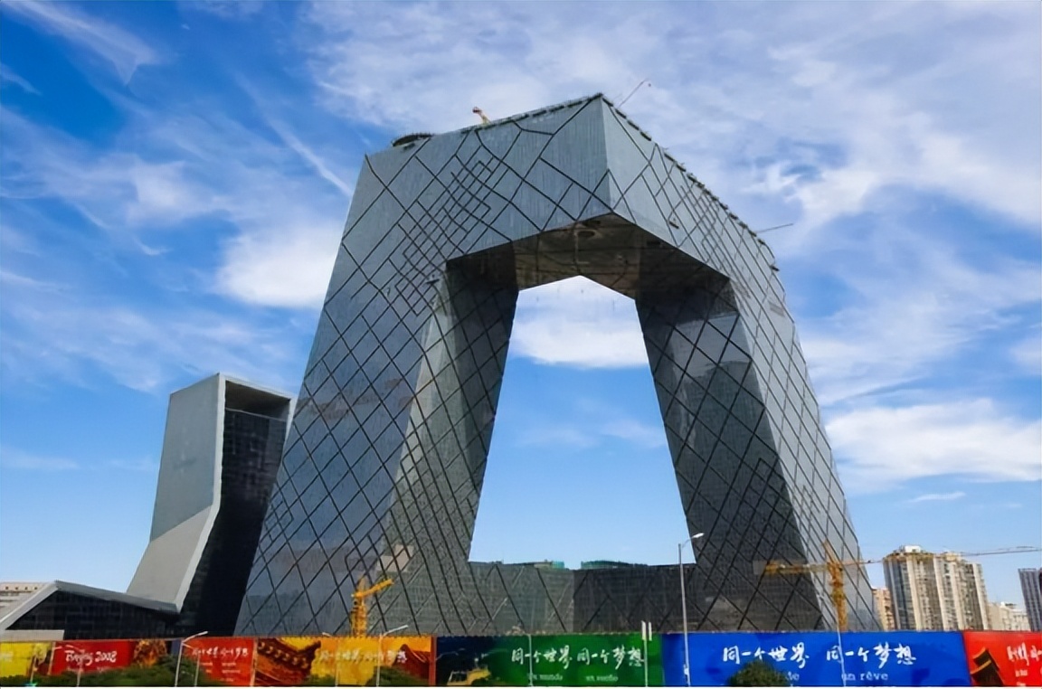 CCTV "Chief Female Anchor" Li Xiuping: Remarried at 42 and married a ...