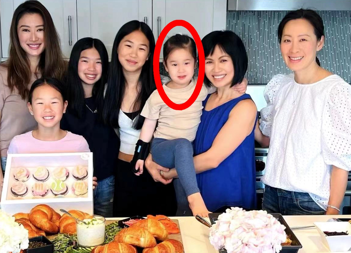 Xie Tingting brought her 3-year-old daughter back to Hong Kong to ...