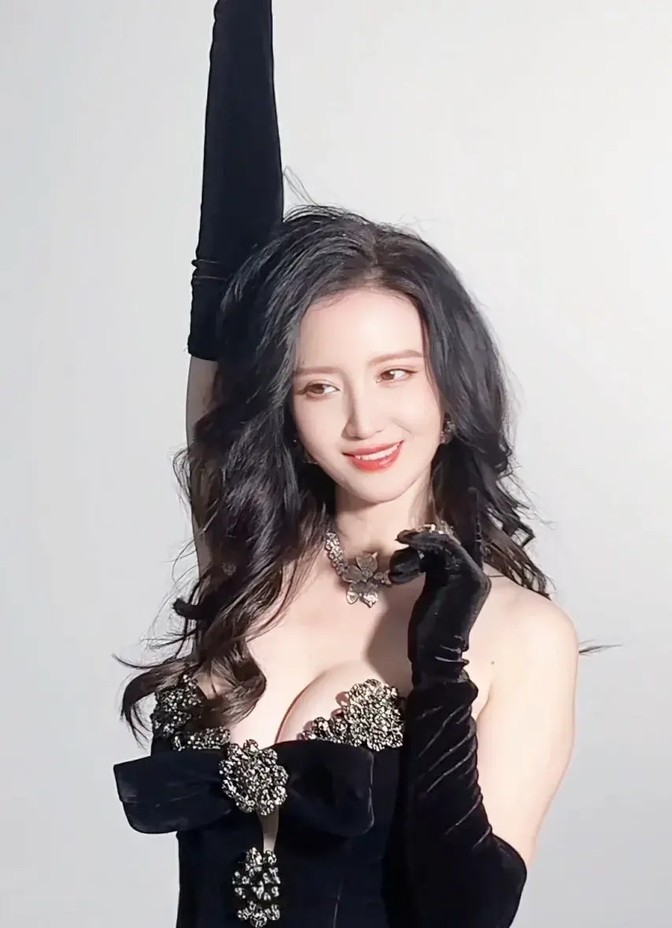 Zhang Meng has transformed into a powerful actress? From a vase to a versatile person, what is ...