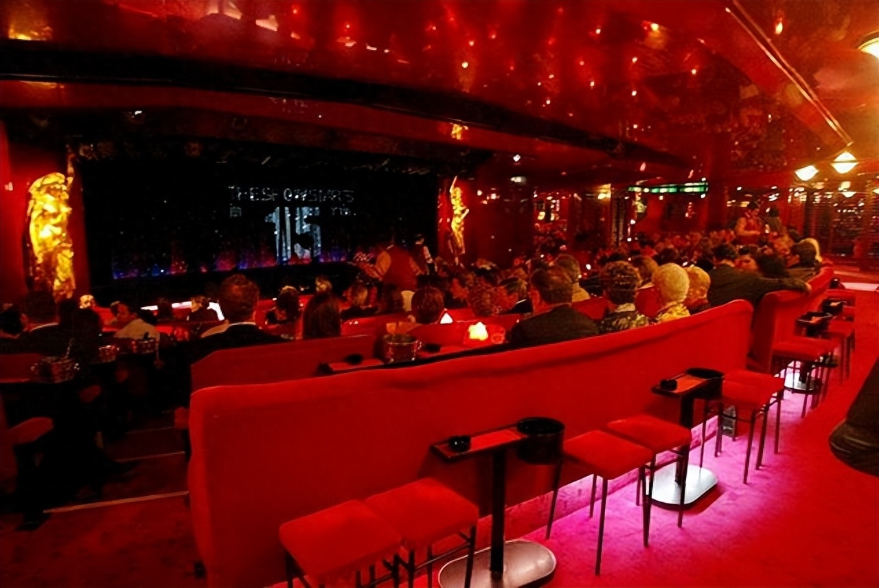 The world's most expensive dancer Dita Von Teese's famous champagne ...