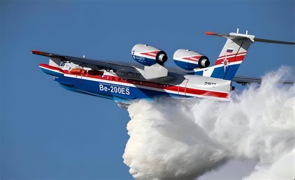 Russia's amphibious star - Be-200 seaplane - iMedia