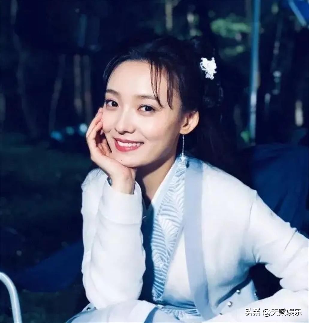 Look at the photo of film and television actress Lin Yuan in the 38 ...