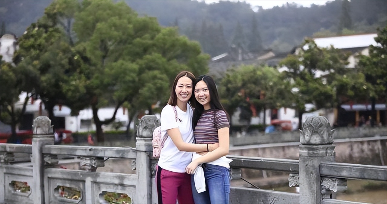 Donnie Yen's daughter shoots magazine covers, 15-year-old Zhen Ziru ...