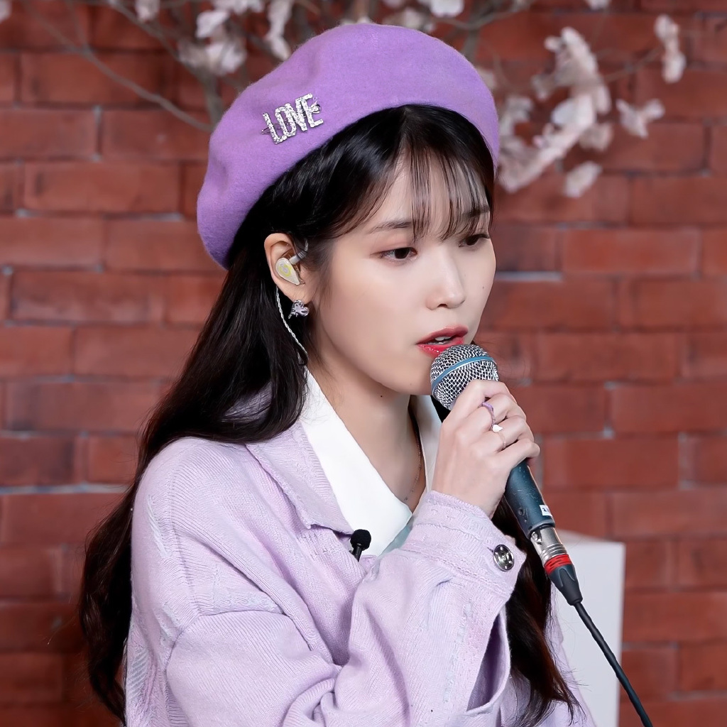 IU admits that she has a phone phobia and reveals her unique way of ...