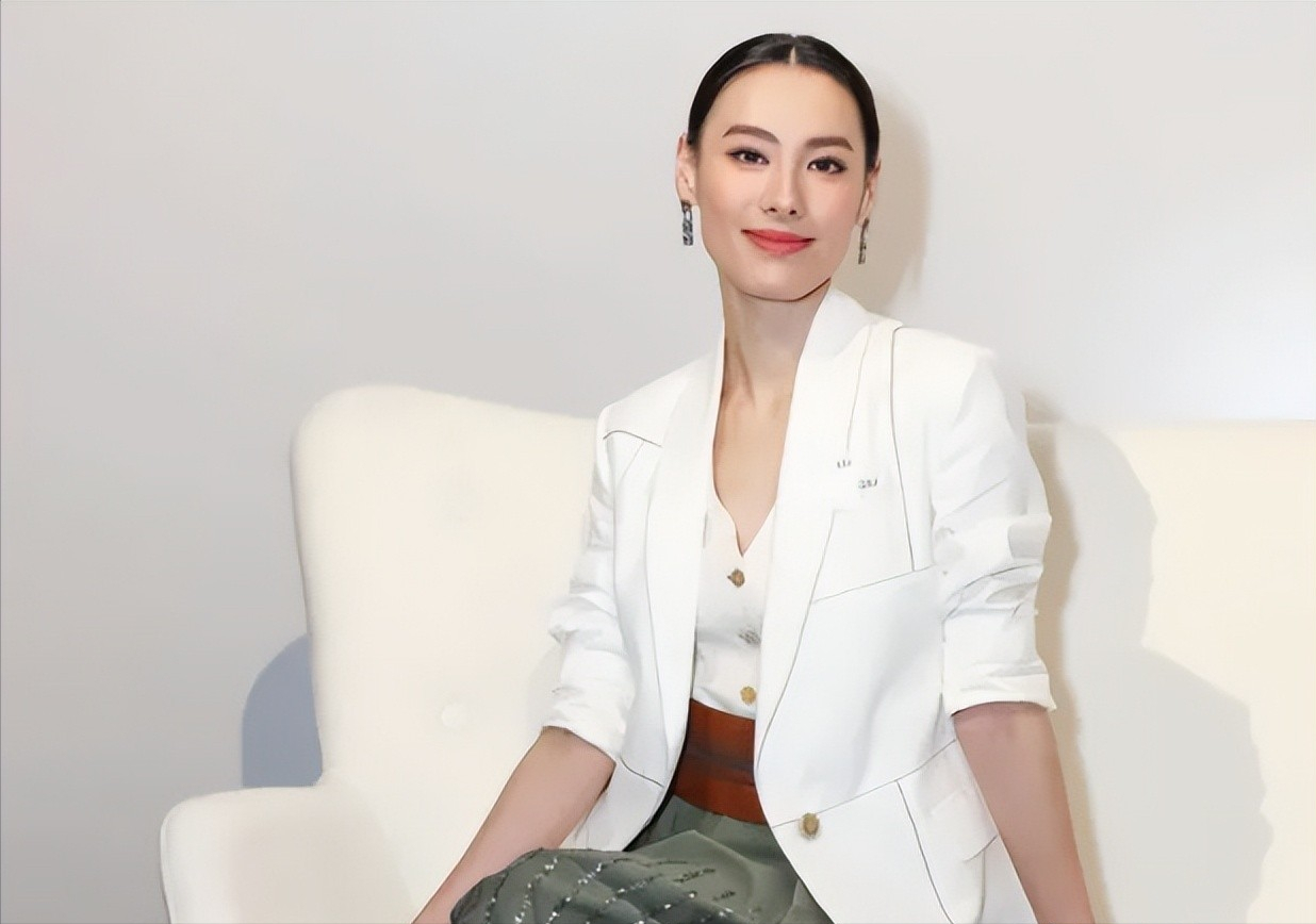 Liang Luoshi: Sober alone, with three children, in exchange for a ...