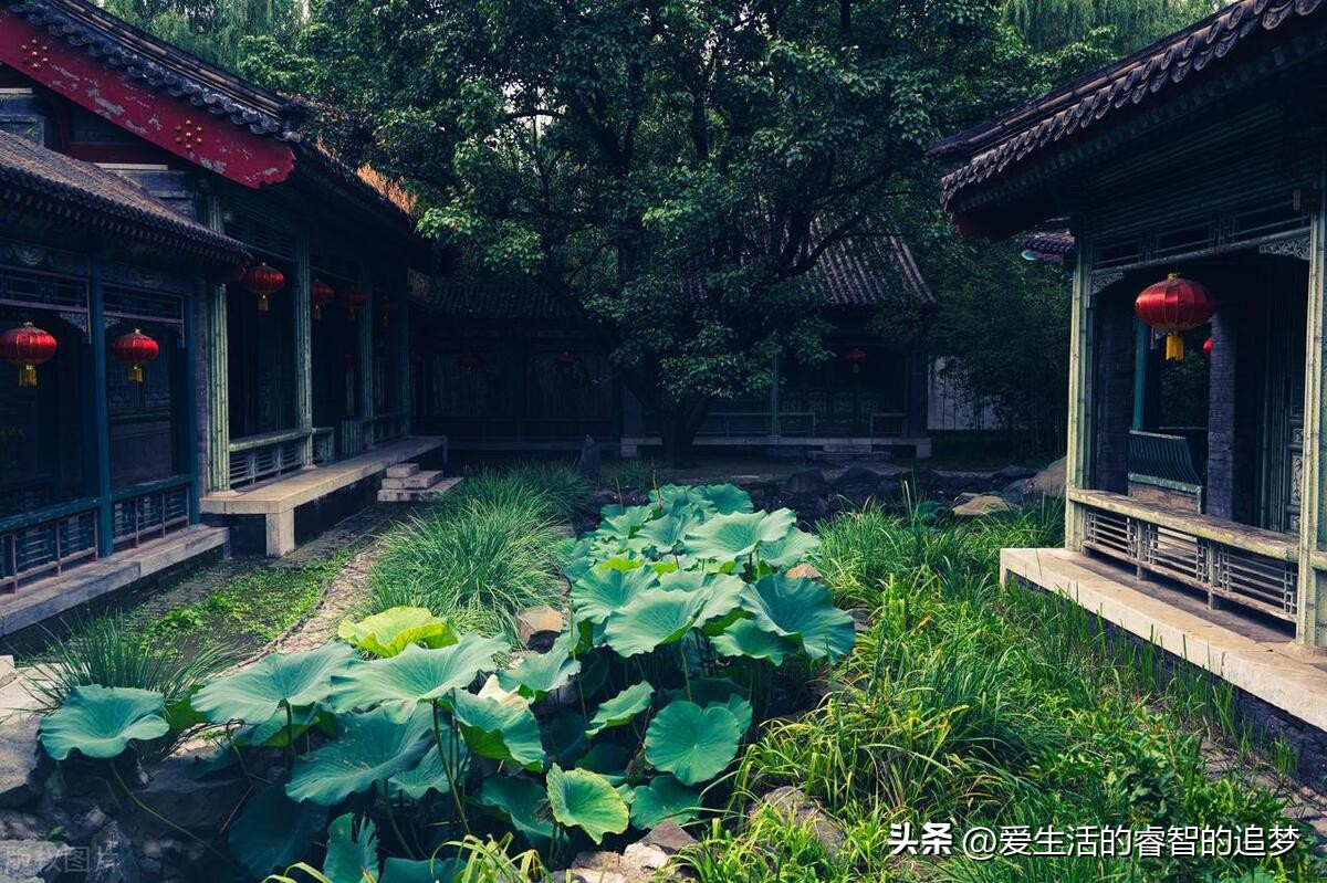 Ningguo Mansion Dongxirong Mansion, Grand View Garden behind the two ...