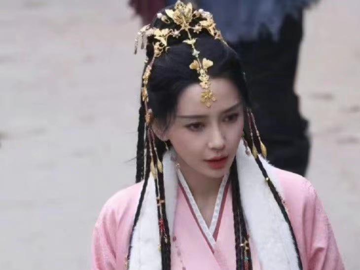 Looking at Song Weilong's "League of Gentlemen", and then looking at ...