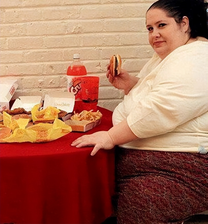 The fattest woman in the world weighs 1108 pounds!Once lost weight to ...