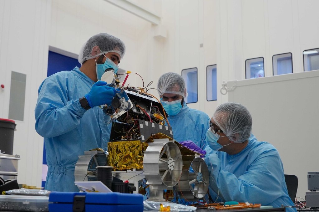 UAE's Rashid 2 rover is about to land on the moon - iNEWS