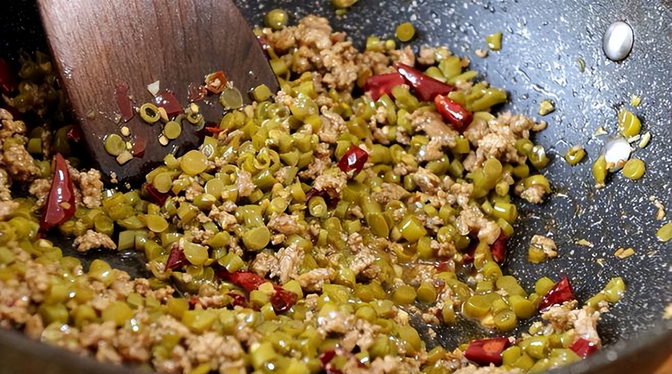 When mixing meat stuffing, keep in mind "2", it is delicious and tender ...