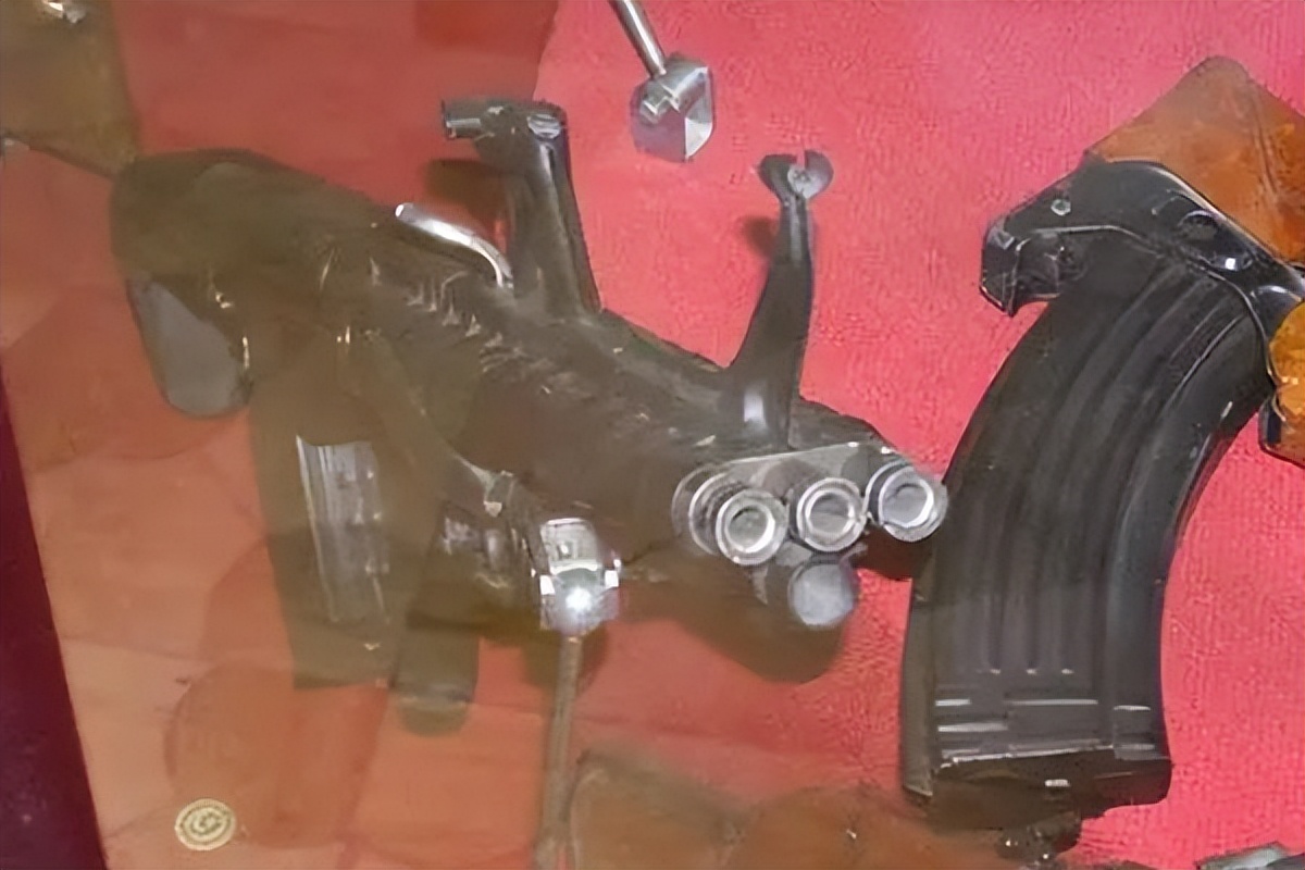 A Gatlin in hand, this weapon allows the Soviet army to achieve Gatlin ...