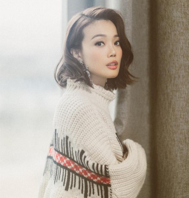 China's Most Awarded Female Singer - iNEWS