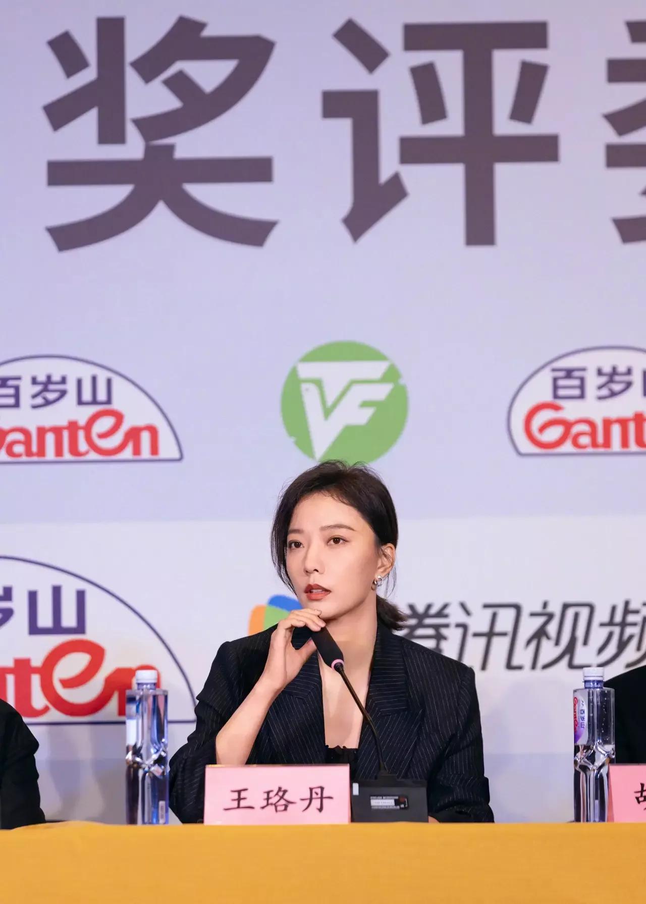 40-year-old Wang Luodan turned gorgeously into Magnolia! There's a lot ...