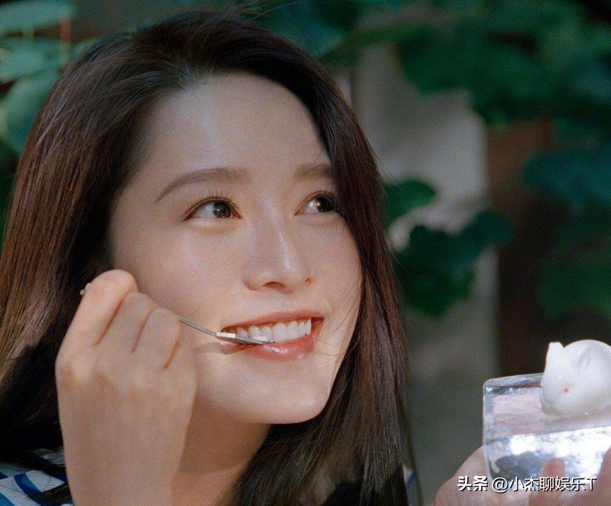 When you smile, your smile is as sweet as your first love. The "smiley ...