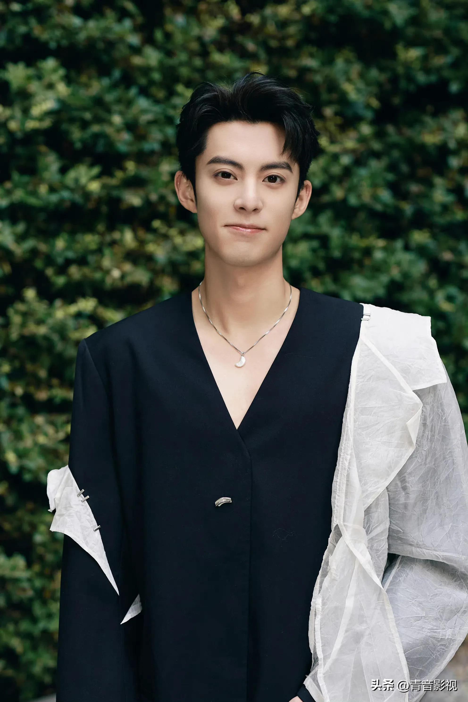 Wang Hedi Yang Chaoyue in "Fox Fairy Little Matchmaker King Power" - iNEWS