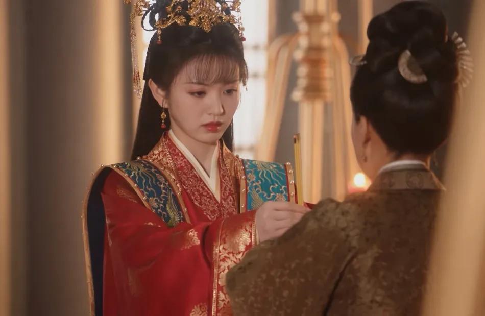 Bai Jingting's new drama "Qingqing Daily" hits the air, behind the ...