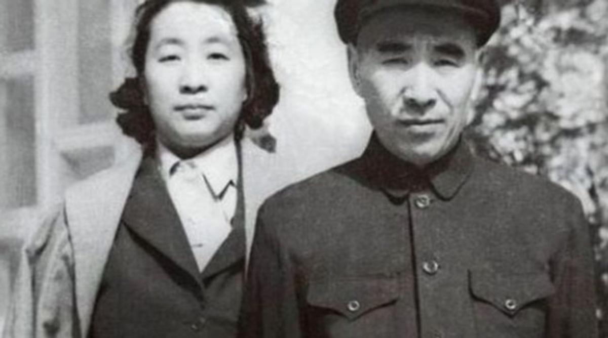 Where is Lin Doudou Lin Liguo most like? The two took a group photo in 70 years, revealing a ...