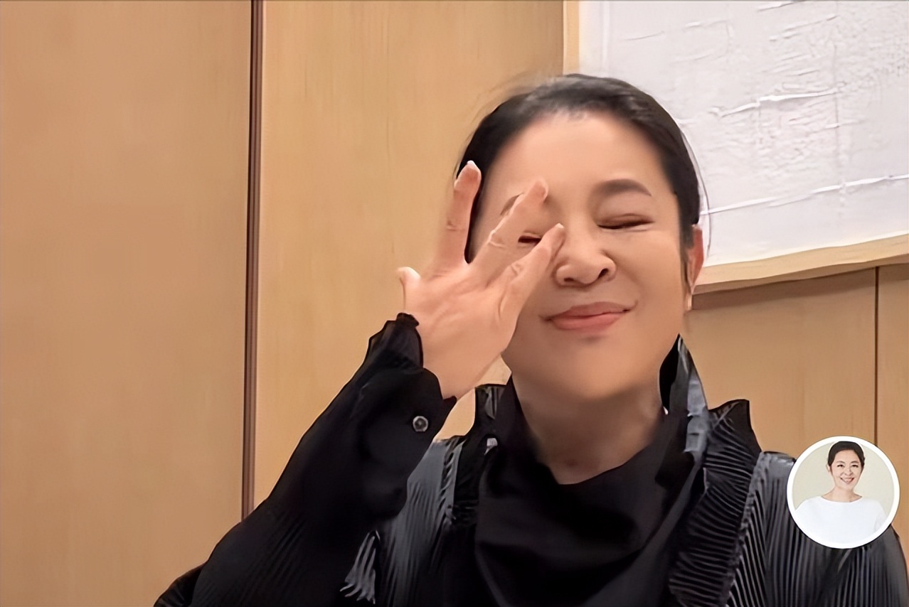 CCTV host Ni Ping shed tears out of control, telling how she was ...