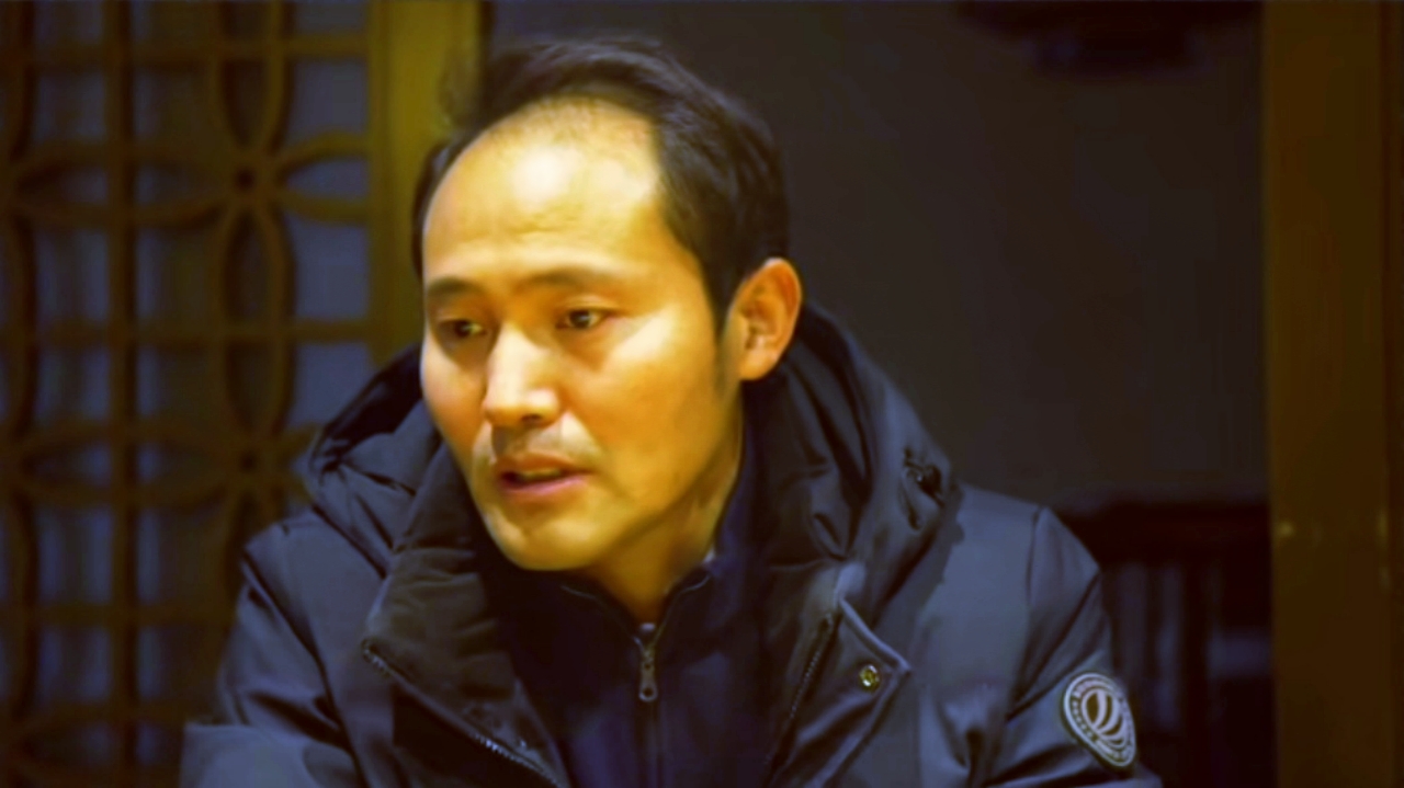 Uncle Hu Xinyu changed his mouth and signed the agreement, saying that ...