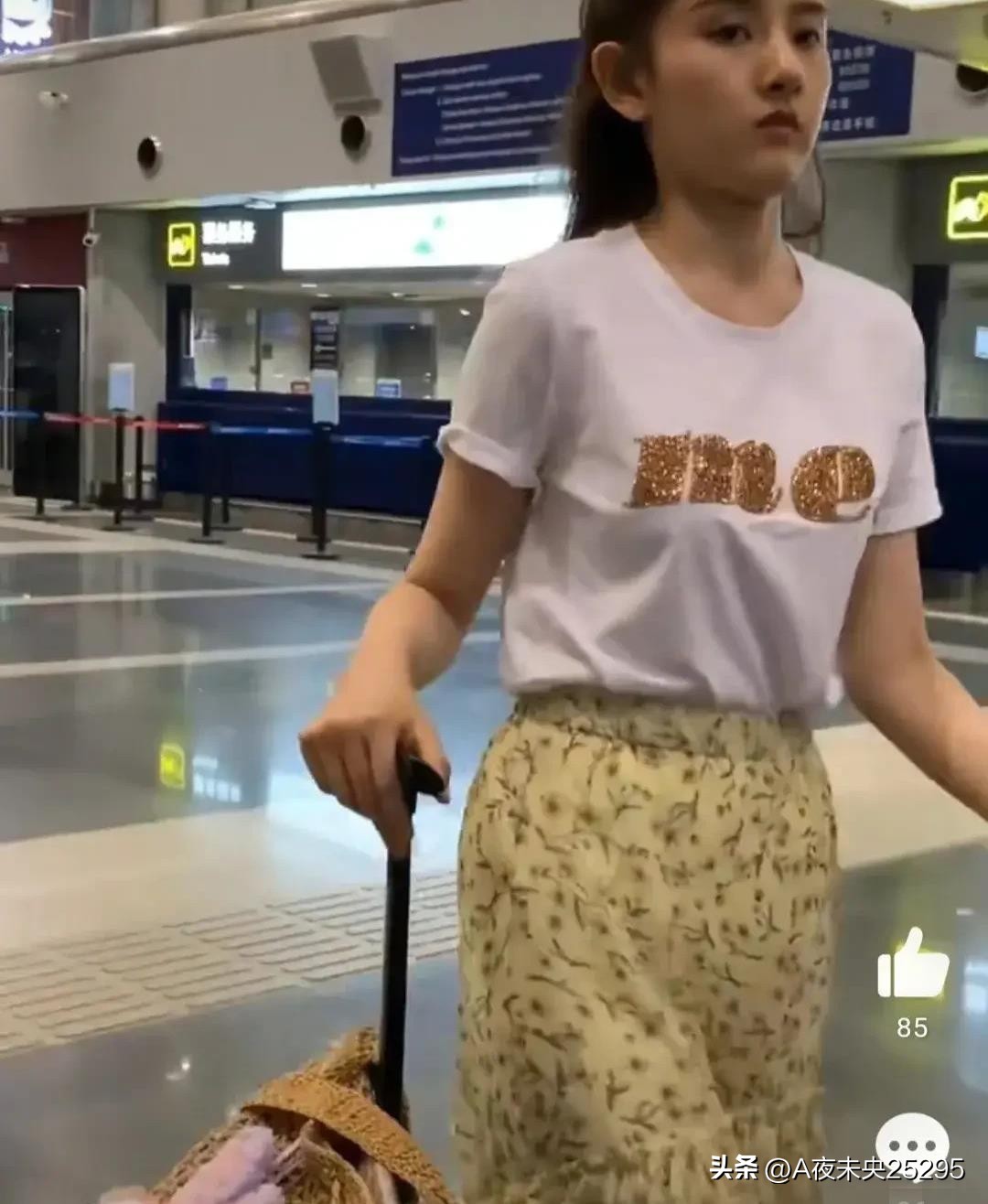 Song Zuer showed up despite the storm! There was no one to pick me up ...