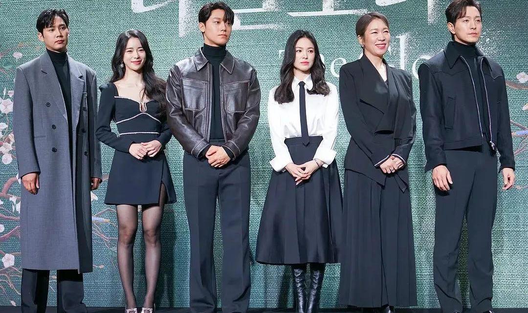 The supporting cast in Korea is so complicated. There are three ...