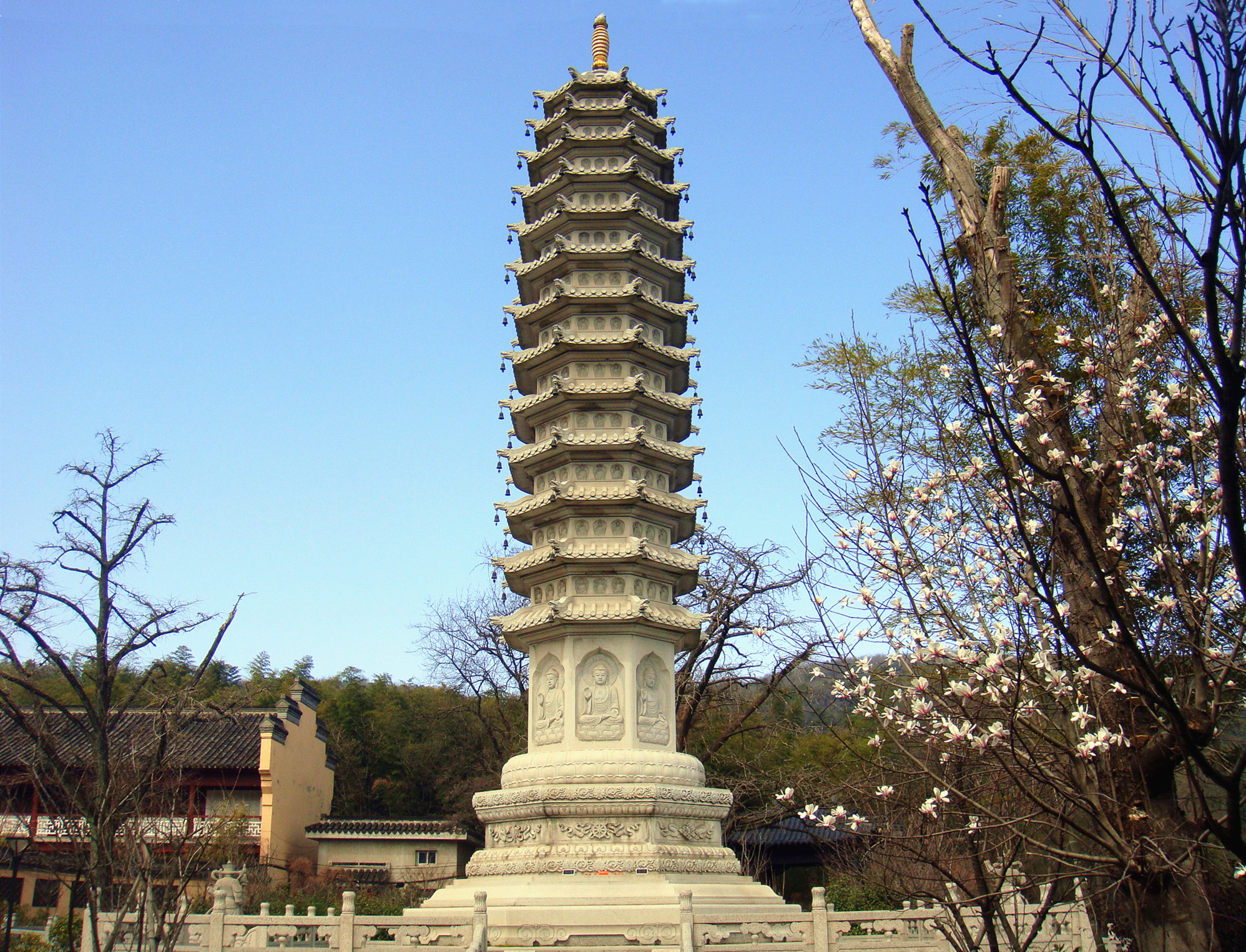 Longchang Temple, a thousand-year-old temple, Baohua Mountain, the ...