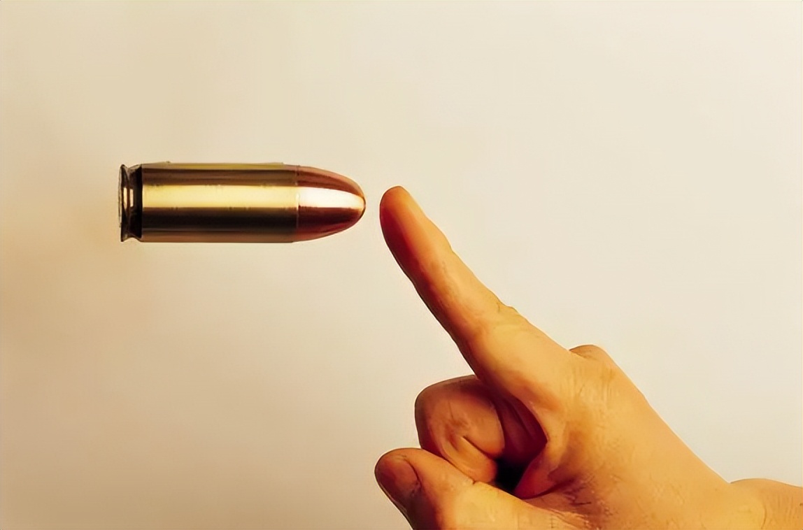 The famous gun AK47 has a range of 400 meters. If you stand at 401 ...