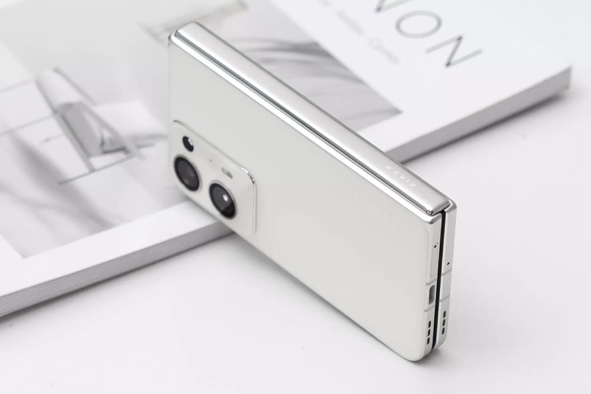 Stronger thin and light folding screen mobile phone!OPPO Find N2 is in ...