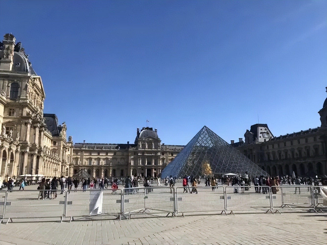Walk into France and explore the historical origin of the Louvre in ...