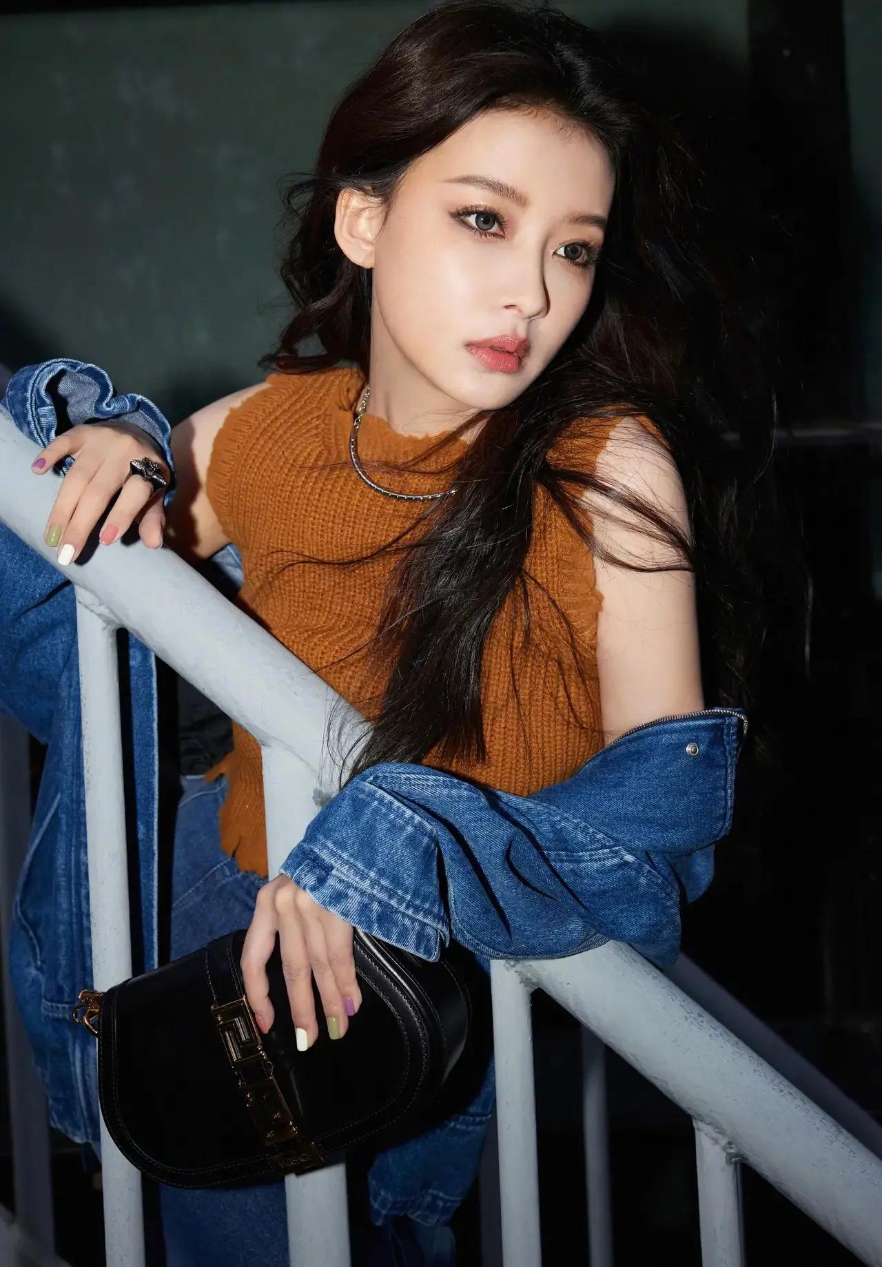 Sun Yi is also beautiful in jeans - iNEWS
