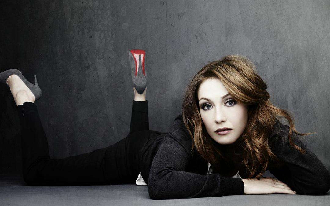 The actor of the red-robed girl Melisandre in the large-scale "Game of ...