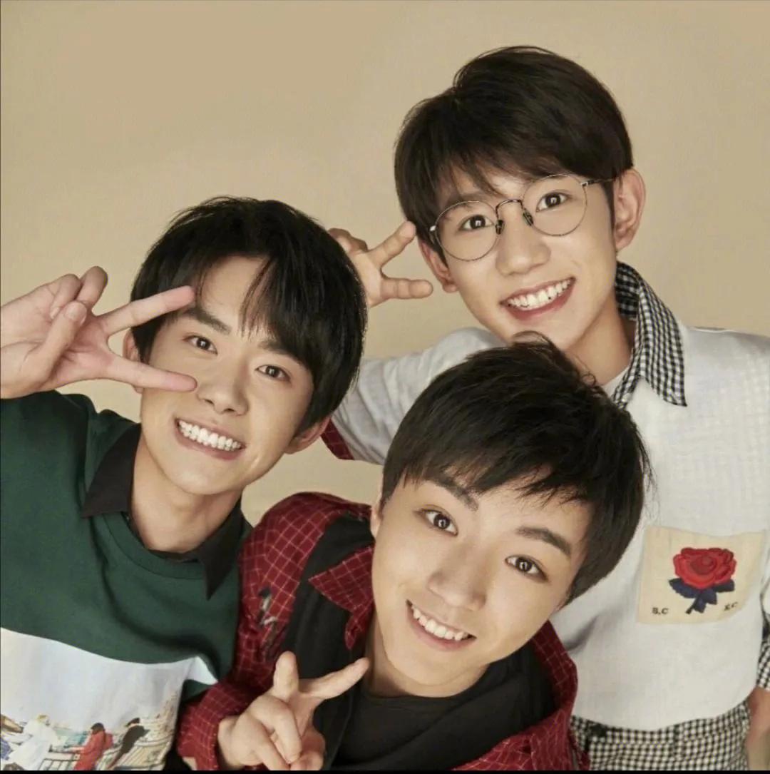 The 10th anniversary of TFBOYS, the ticket grabbing show is coming soon, the red, blue and green ...